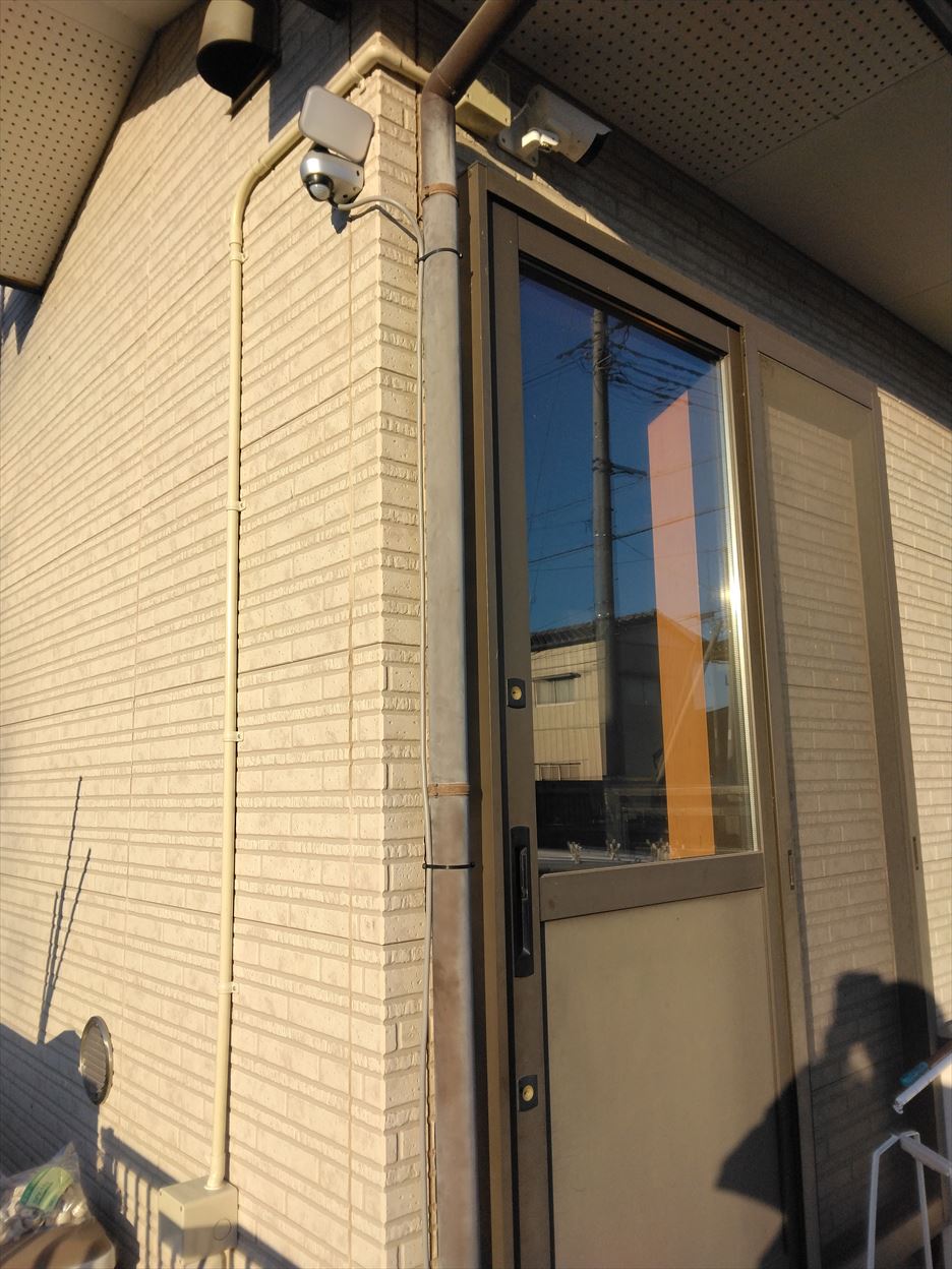 【防犯カメラ】パナソニック製VL-CV100Kの取付工事 - ウイスタふじくら-栃木、茨城、群馬に展開する「まちのでんきやさん」のチェーン店です